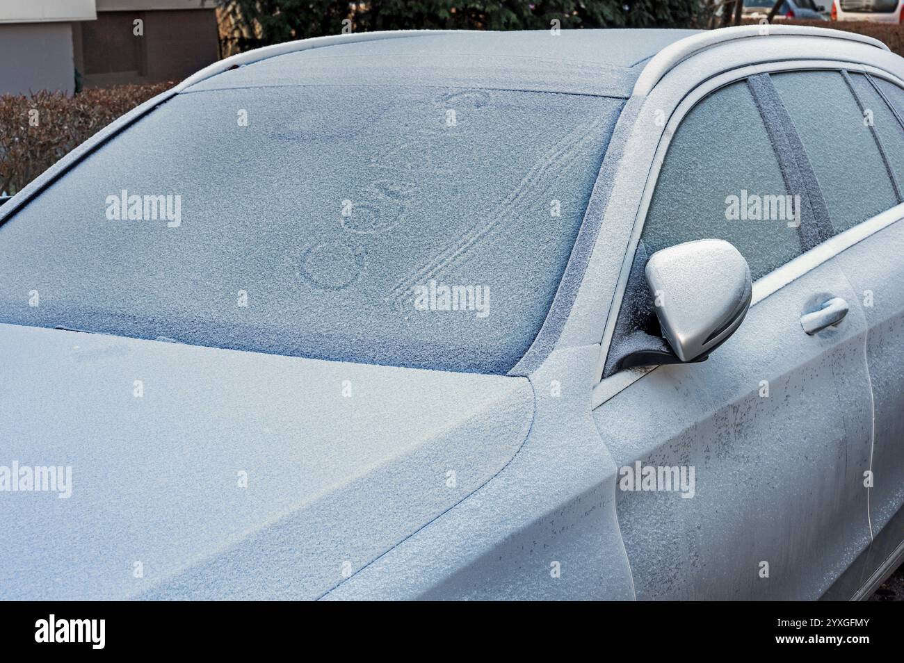 Iced windows hi-res stock photography and images - Alamy