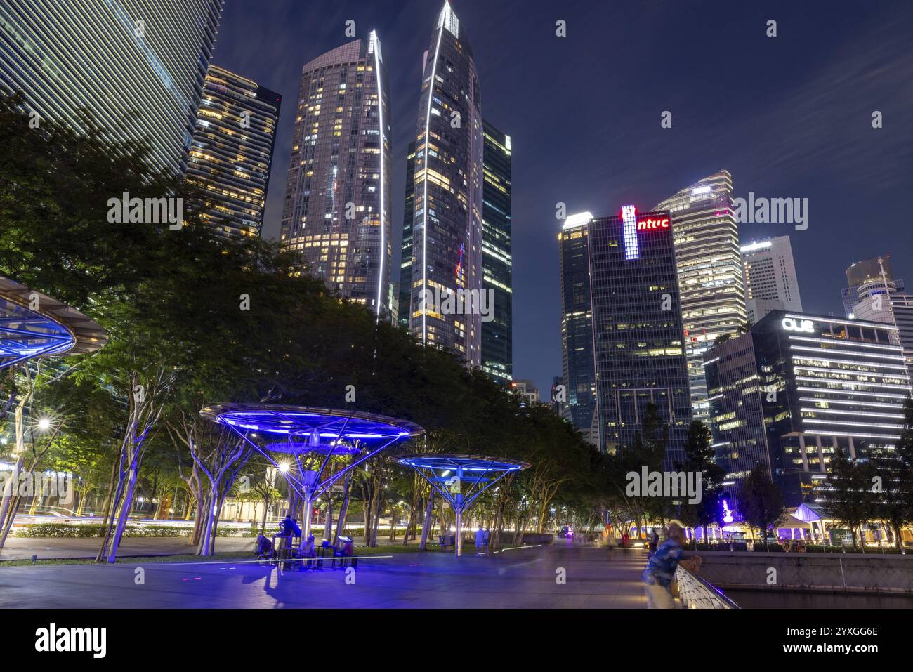 Illuminated and cooled rest area in the city centre with fan ...
