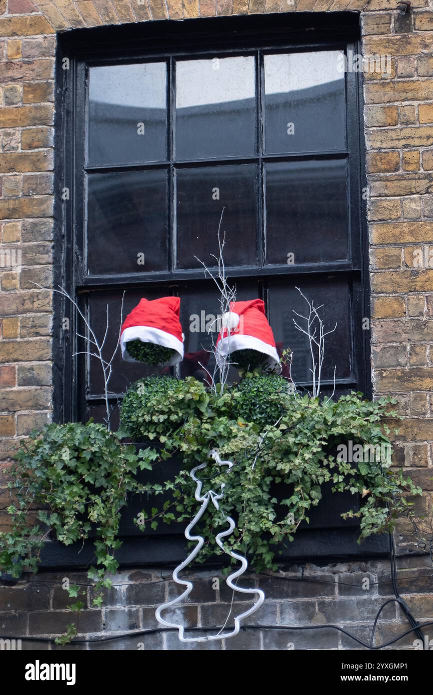 Windsor, Berkshire, UK. 16th December, 2024. The Two Brewers pub in ...