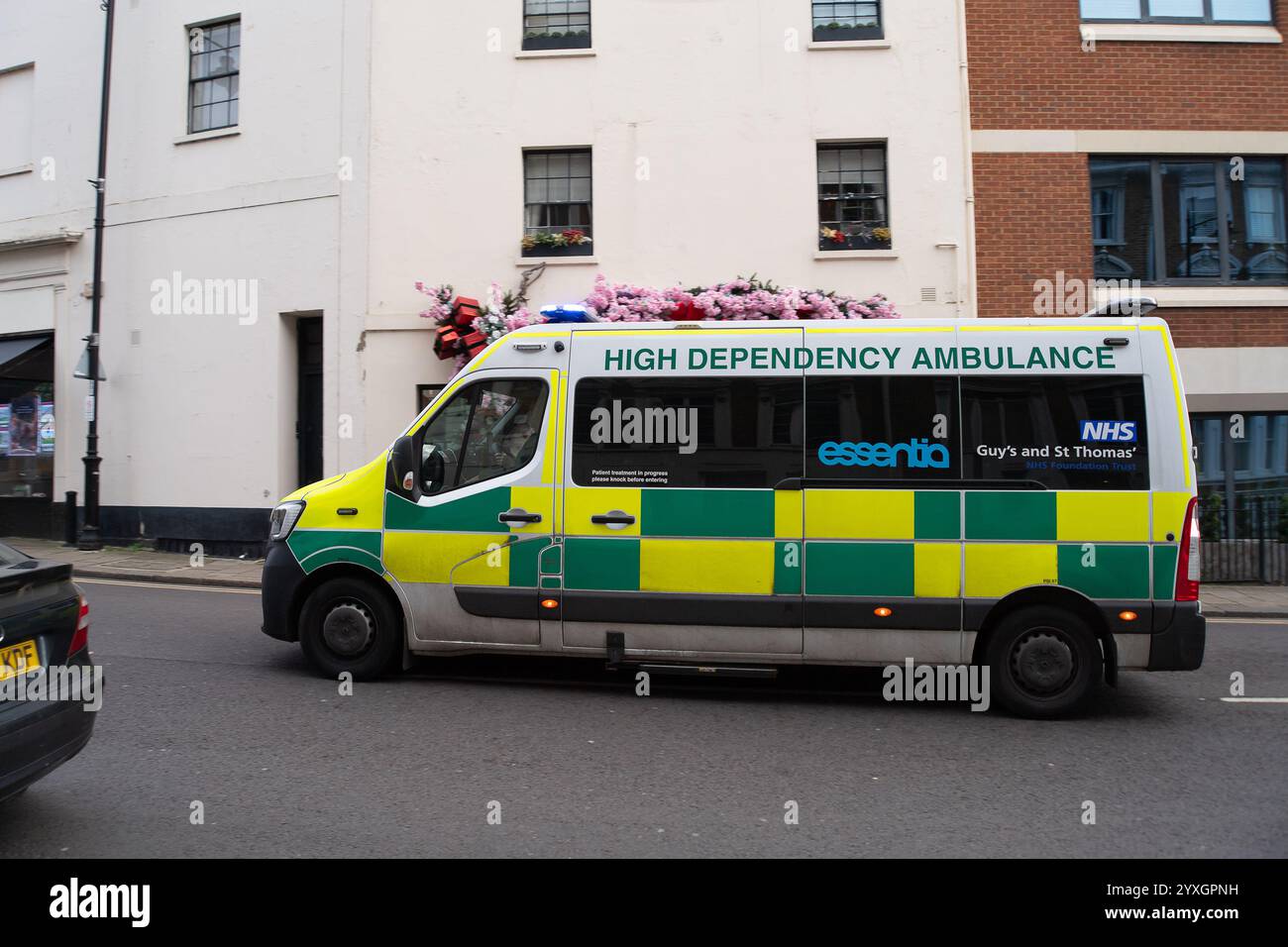 High dependency beds hi-res stock photography and images - Alamy