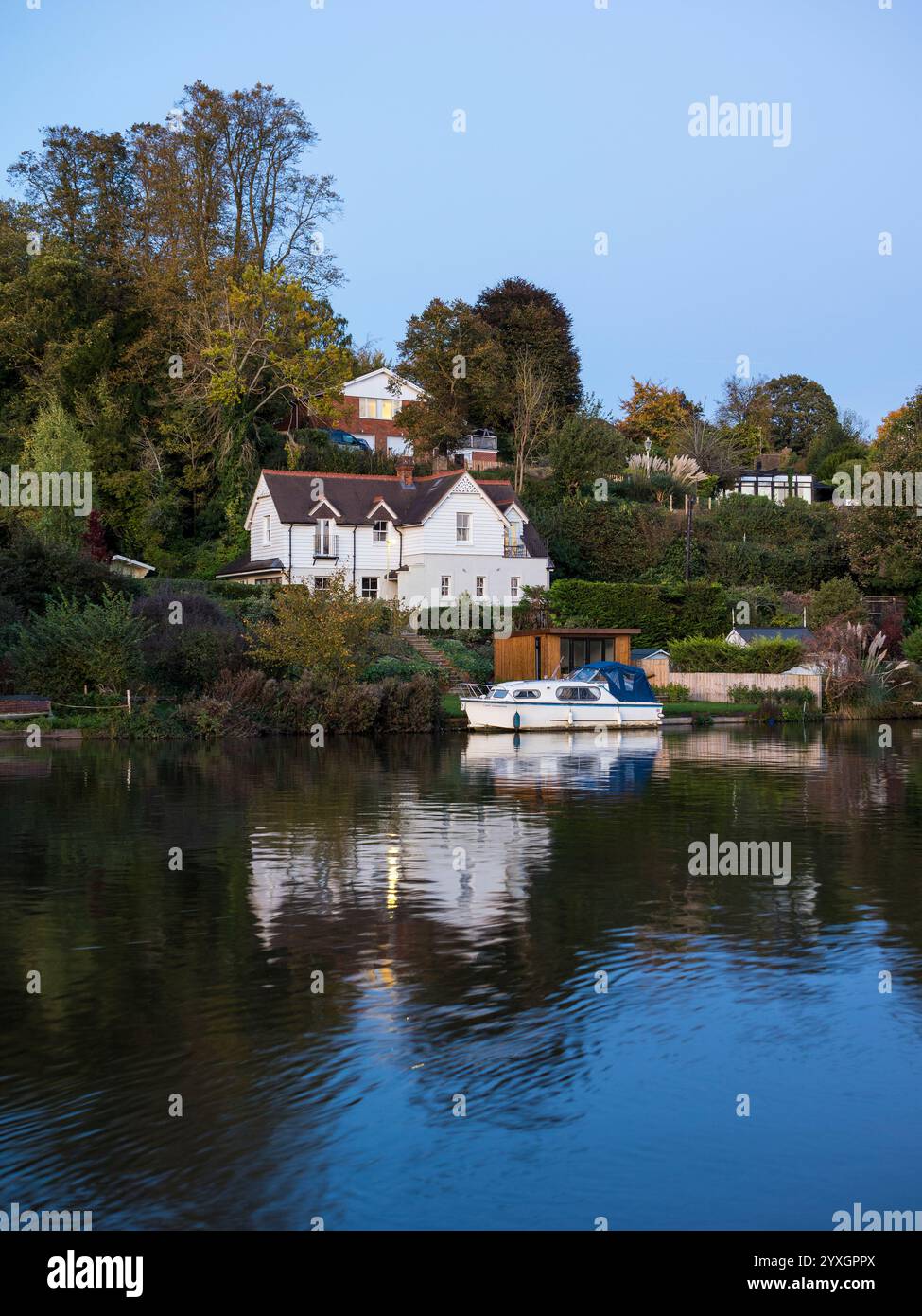 The warren caversham hi-res stock photography and images - Alamy