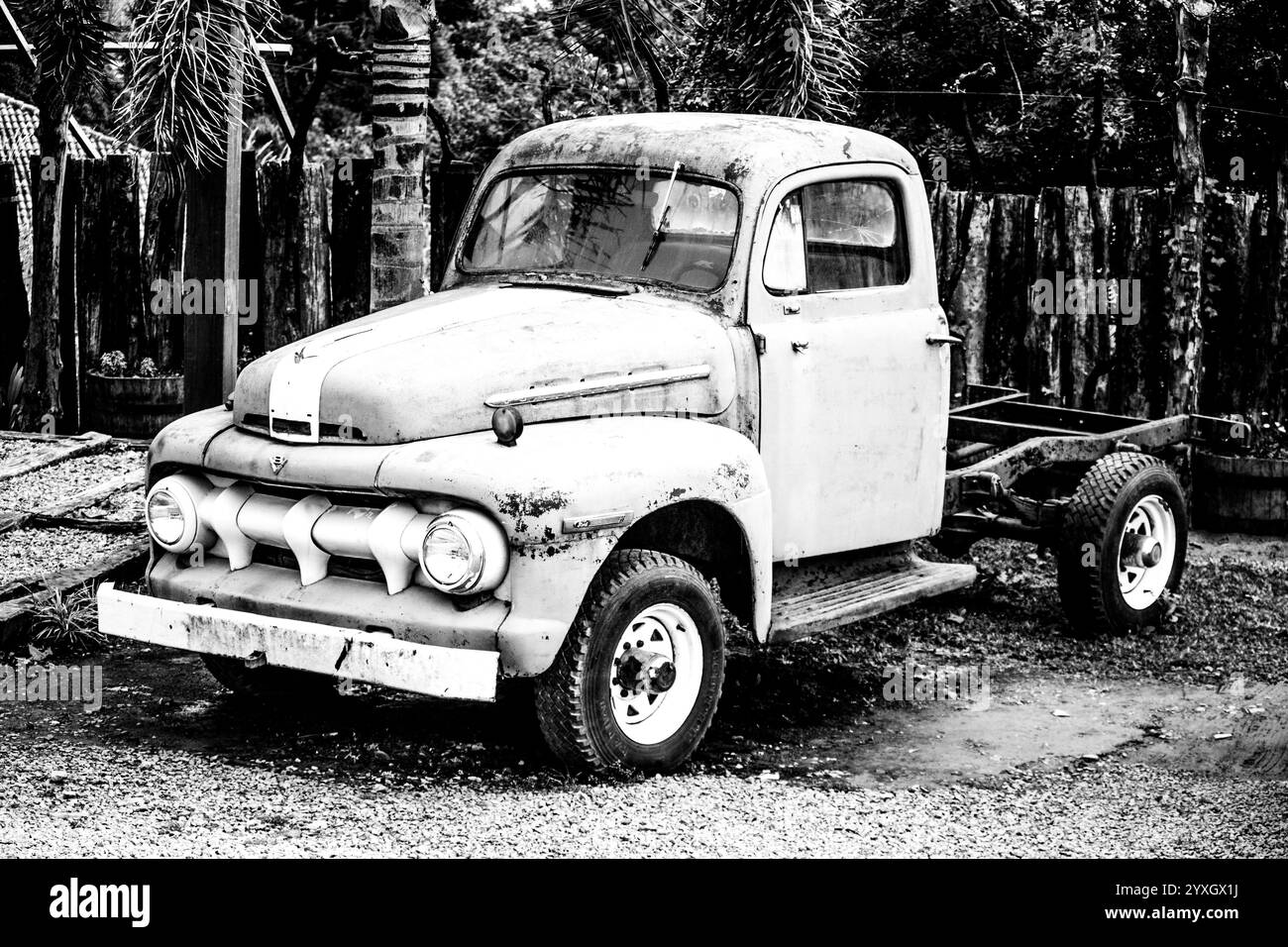 Rusty Vintage Pickup Truck in Rural Setting Stock Photo - Alamy