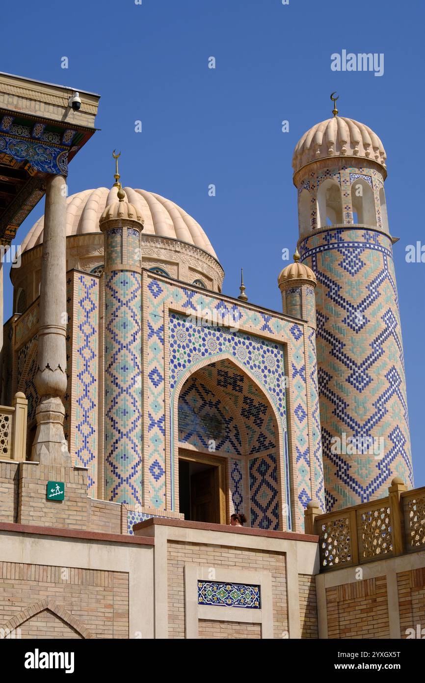 Hazret-Hizr Mosque in the Silk Road city of Samarkand Stock Photo - Alamy