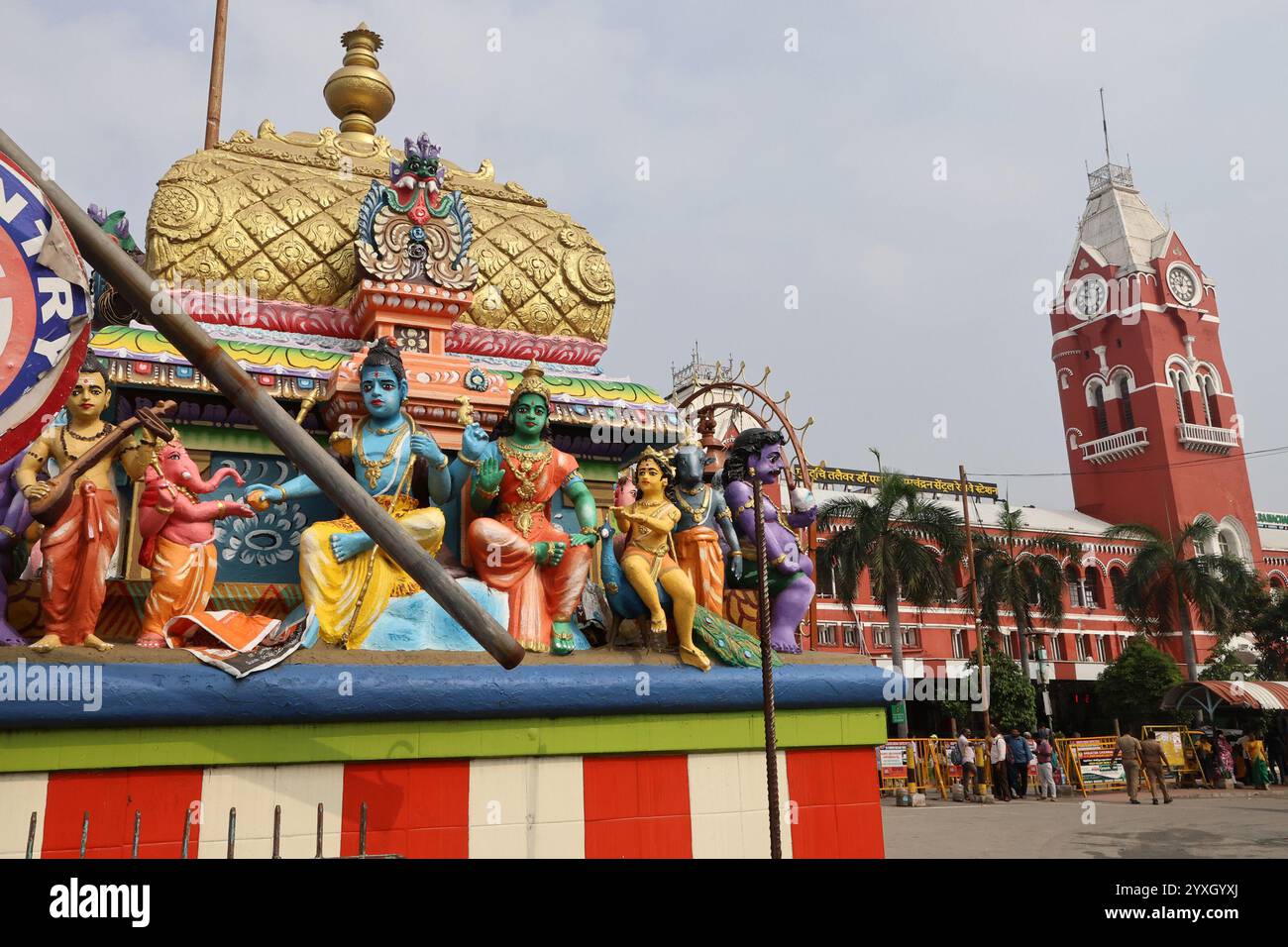 Hindu Temple at the entrance to Chennai Central (Puratchi Thalaivar Dr ...