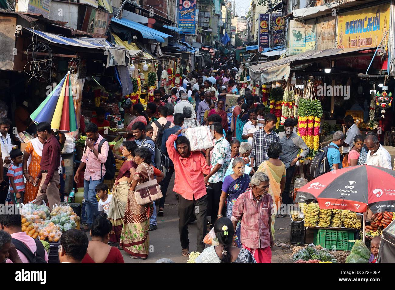 Market in the George Town district of Chennai, Tamil Nadu, India Stock ...