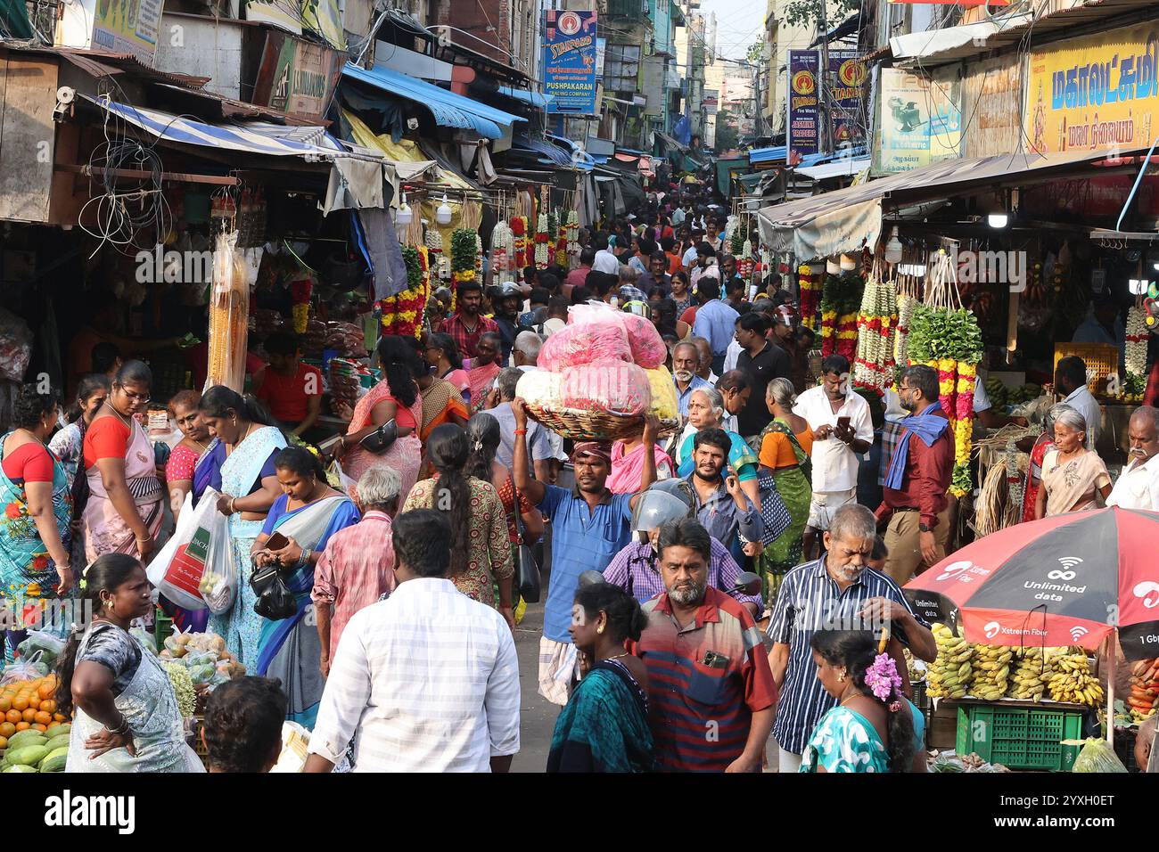 Market in the George Town district of Chennai, Tamil Nadu, India Stock ...
