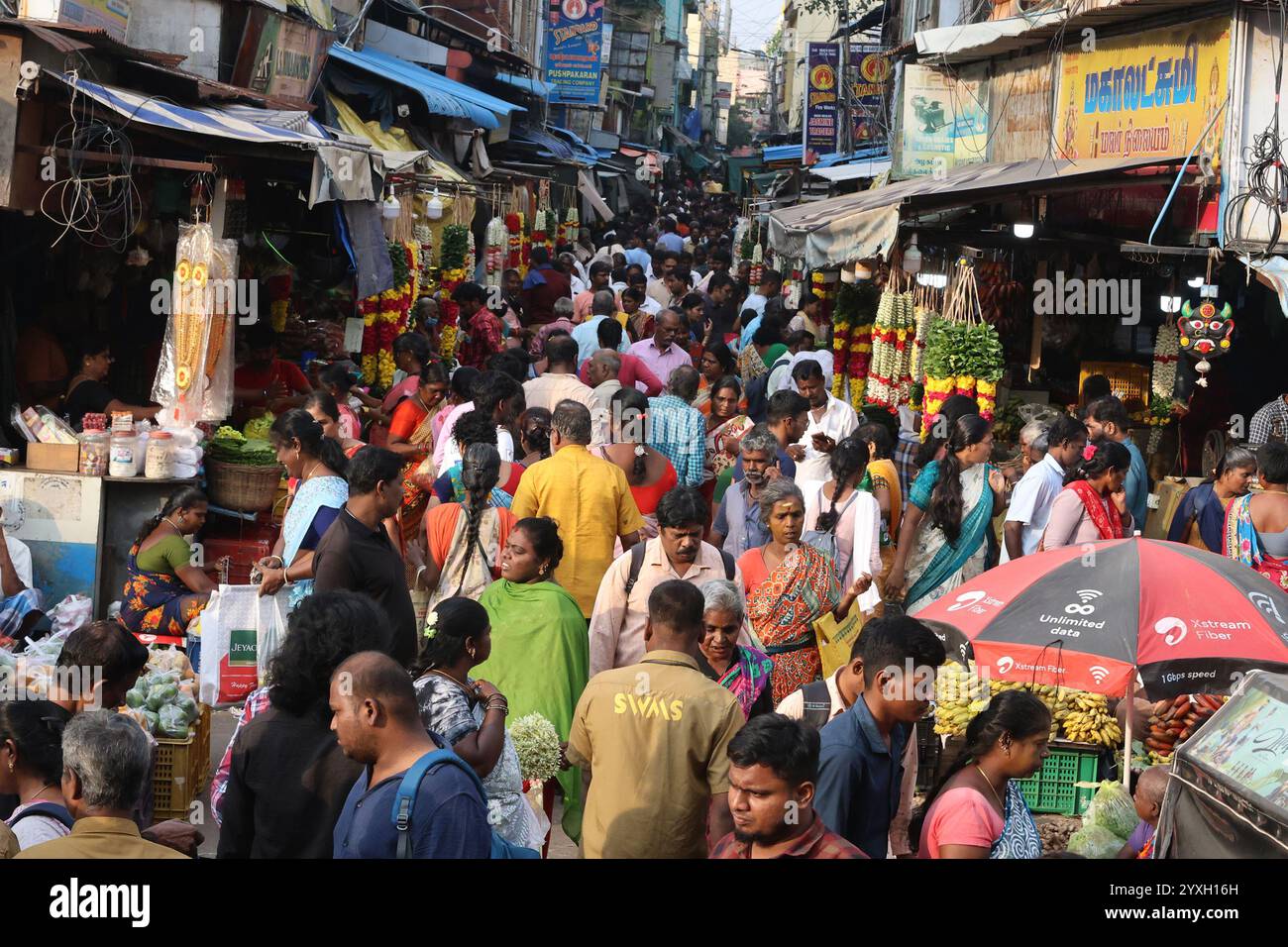 Market in the George Town district of Chennai, Tamil Nadu, India Stock ...