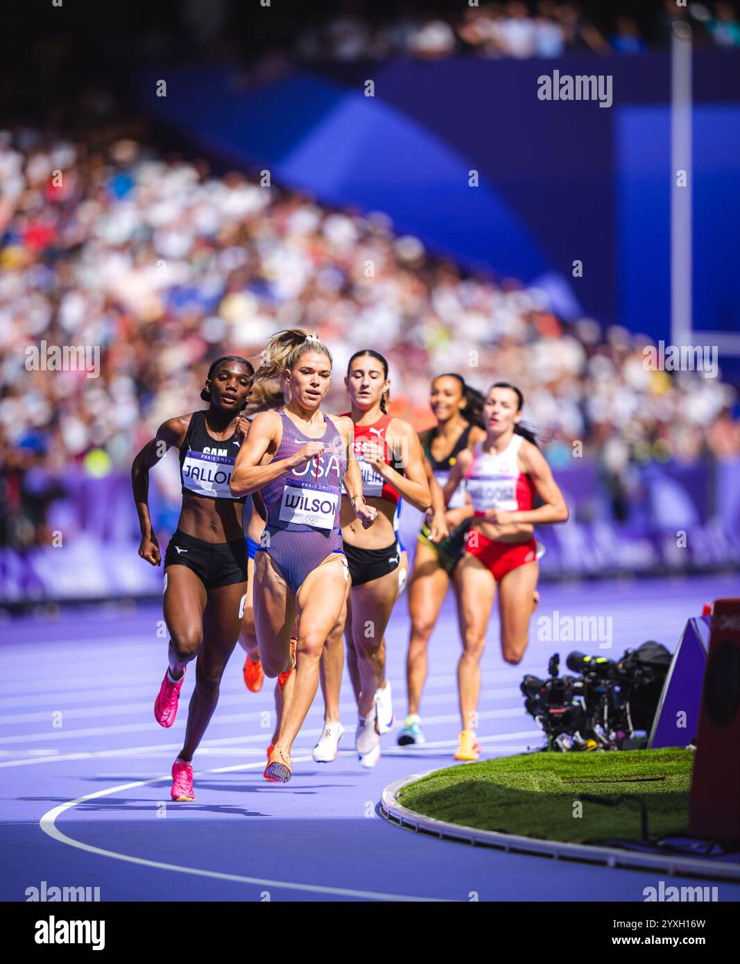 Allie Wilson participating in the 800 meters at the Paris 2024 Olympic ...