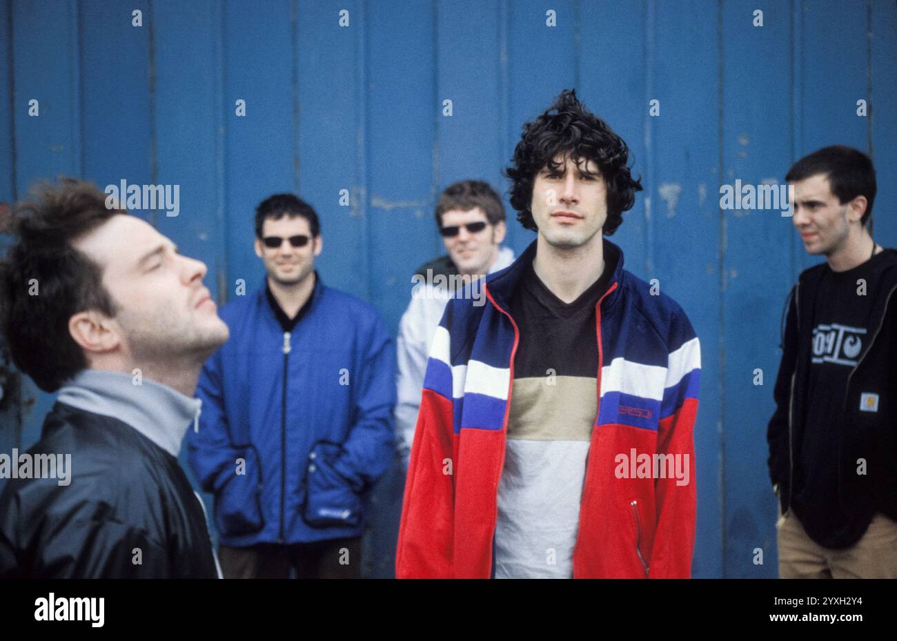 SUPER FURRY ANIMALS, YOUNG, GRUFF RHYS CENTRE, FULL GROUP PORTRAIT ...
