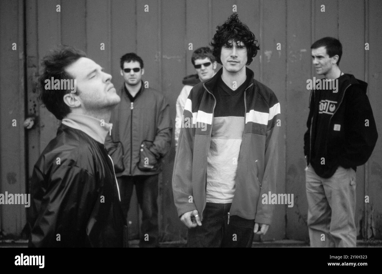 SUPER FURRY ANIMALS, YOUNG, GRUFF RHYS CENTRE, FULL GROUP PORTRAIT ...