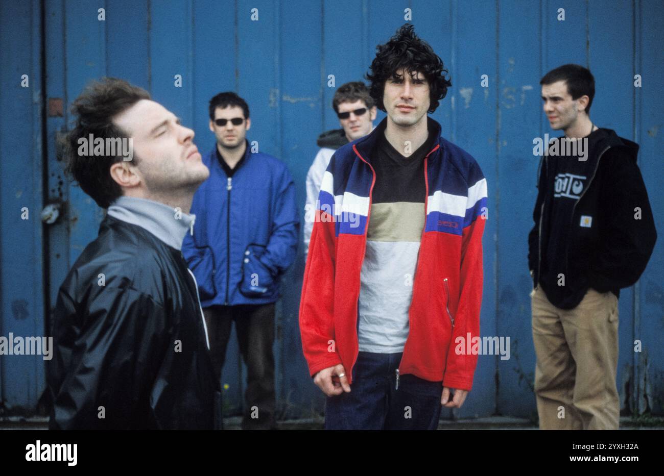 SUPER FURRY ANIMALS, YOUNG, GRUFF RHYS CENTRE, FULL GROUP PORTRAIT ...