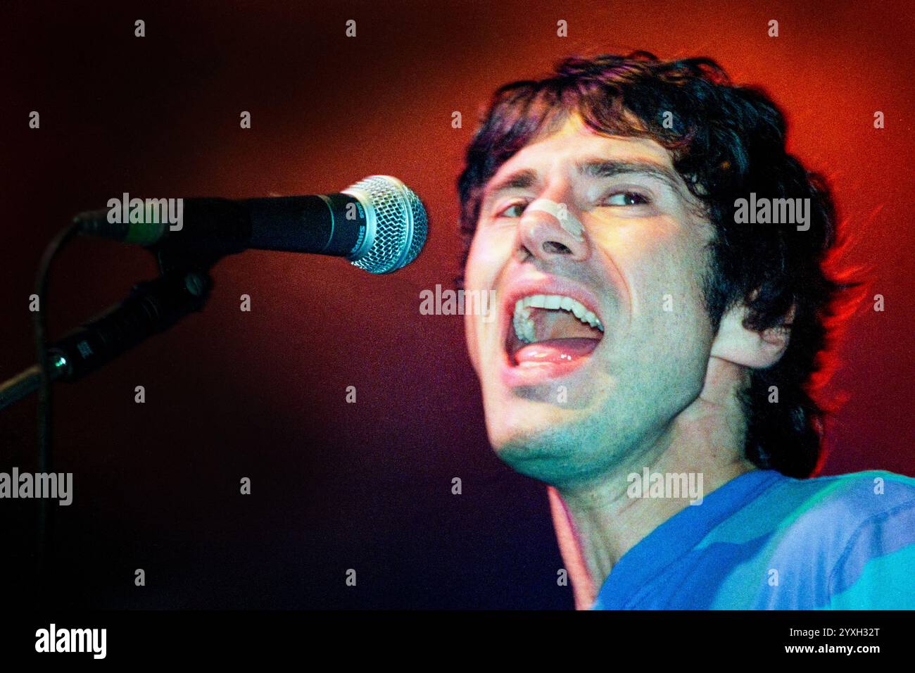 SUPER FURRY ANIMALS, READING FESTIVAL, 1998: Gruff Rhys of Super Furry ...