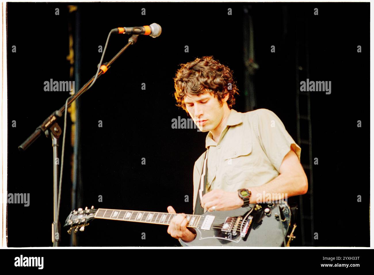 SUPER FURRY ANIMALS, READING FESTIVAL, 1998: Gruff Rhys of Super Furry ...