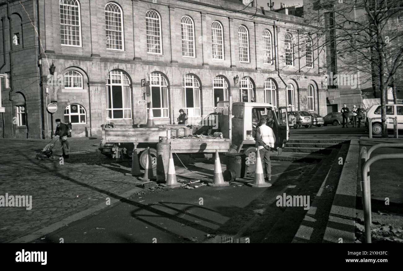 Newcastle Millenium Bridge Installation November 20th 2000 Stock Photo ...