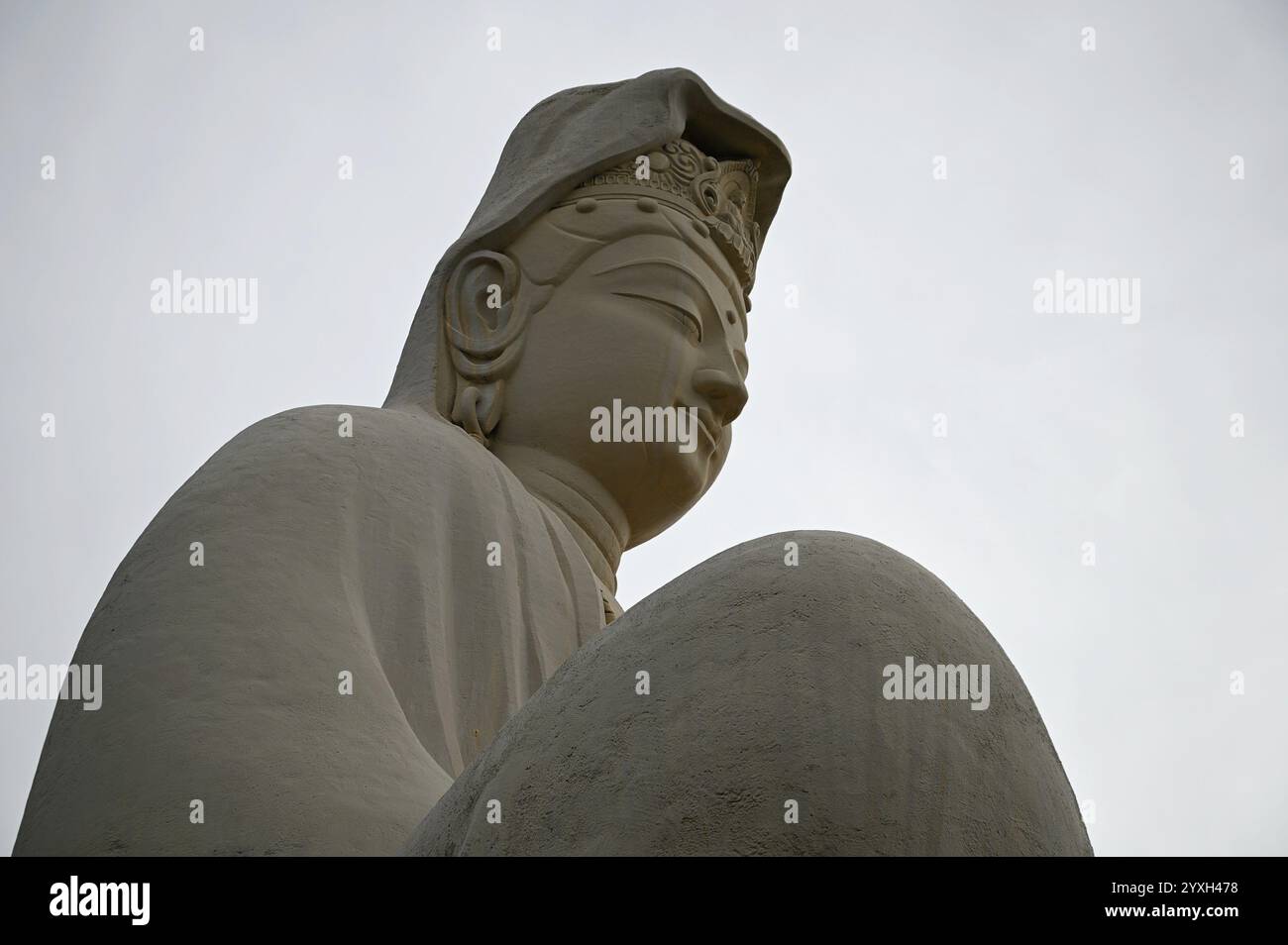Concrete statue of Bodhisattva Avalokiteśvara at the Ryōzen Kannon ...