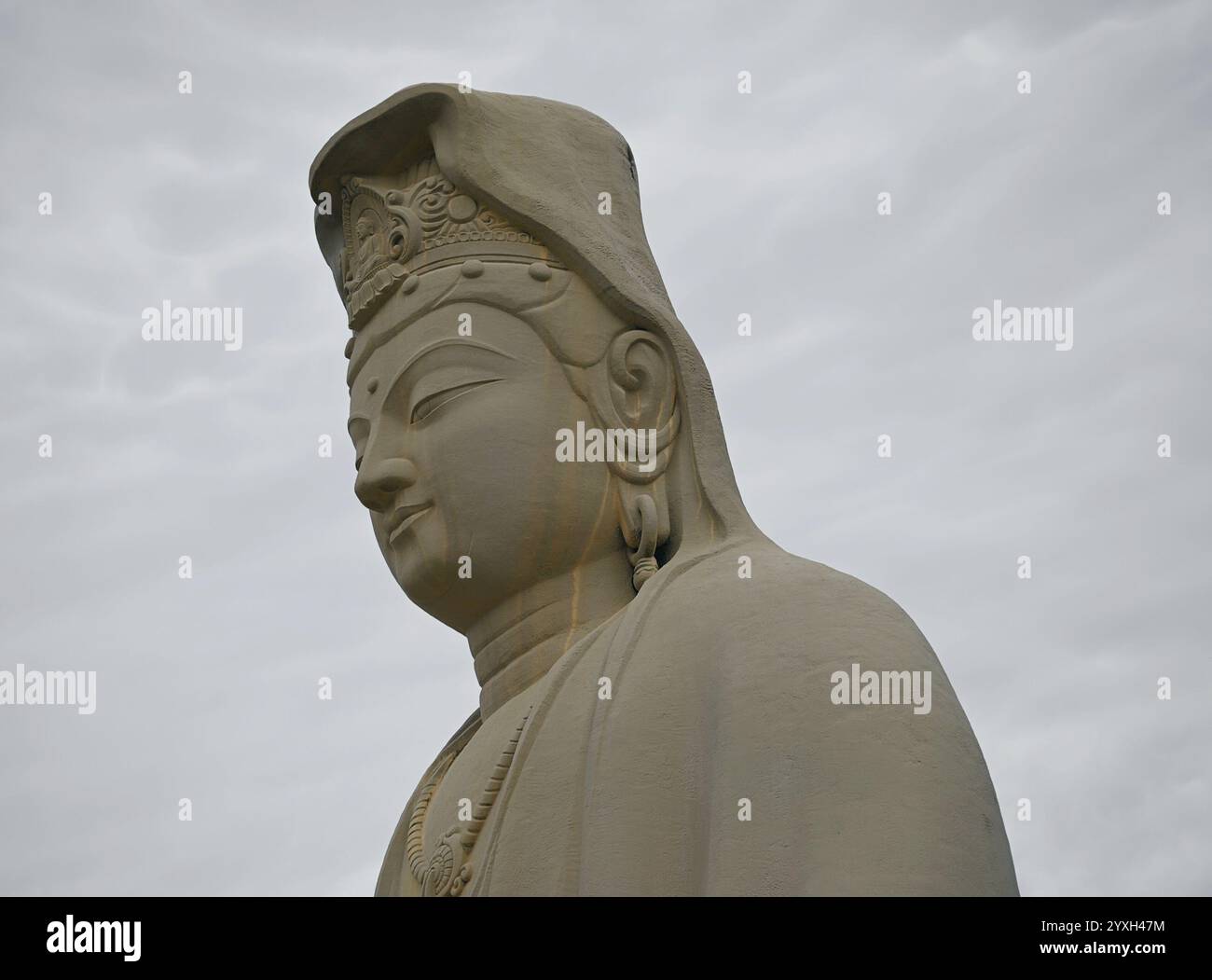 Concrete statue of Bodhisattva Avalokiteśvara at the Ryōzen Kannon ...