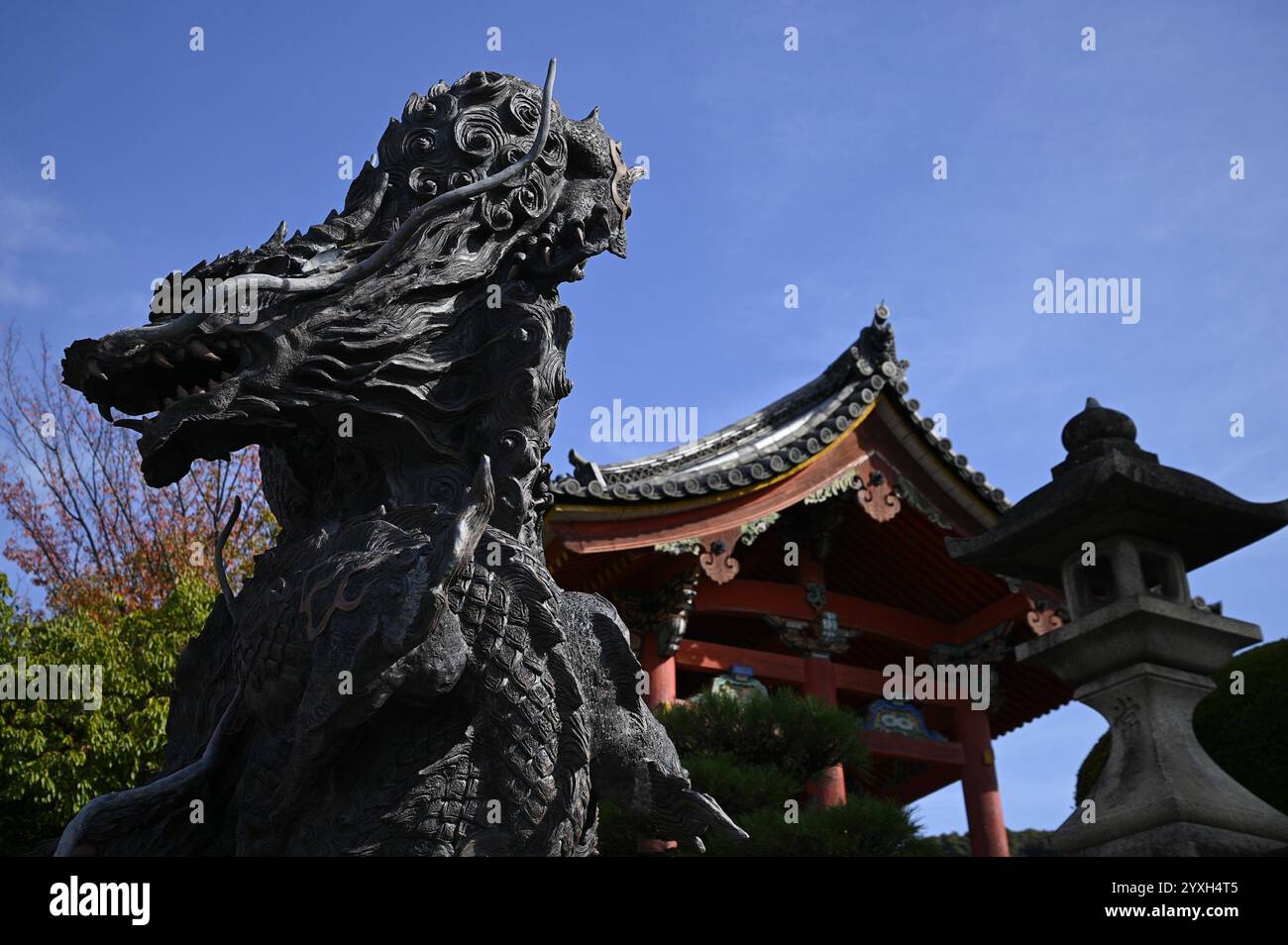 Seiryū-e the Blue Dragon god-beast at the bottom of the Niōmon main ...