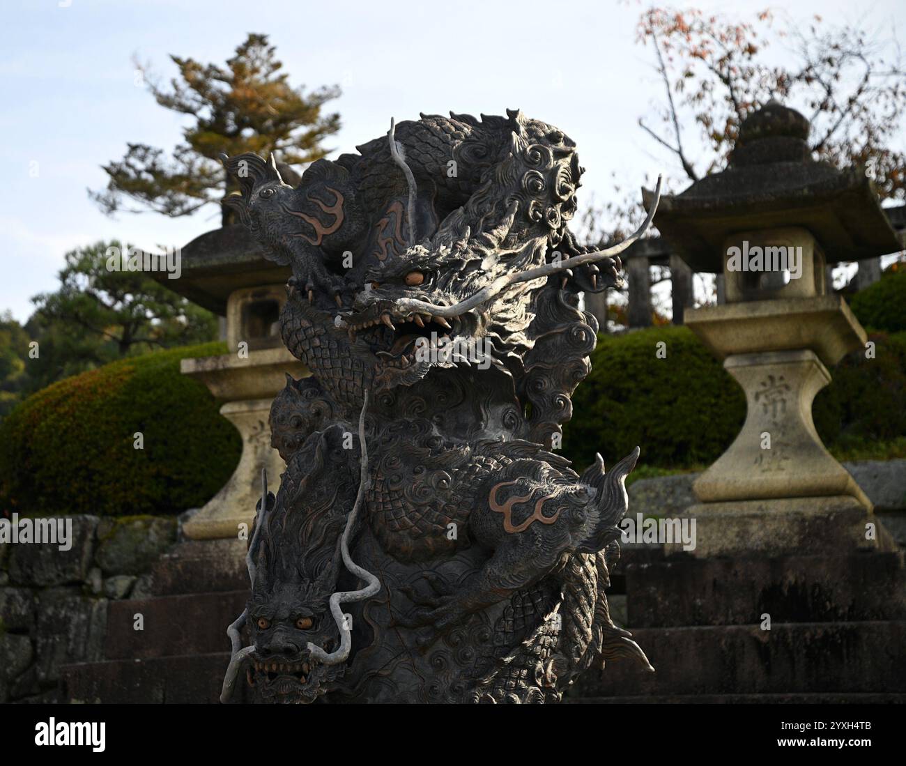 Seiryū-e the Blue Dragon god-beast at the bottom of the Niōmon main ...