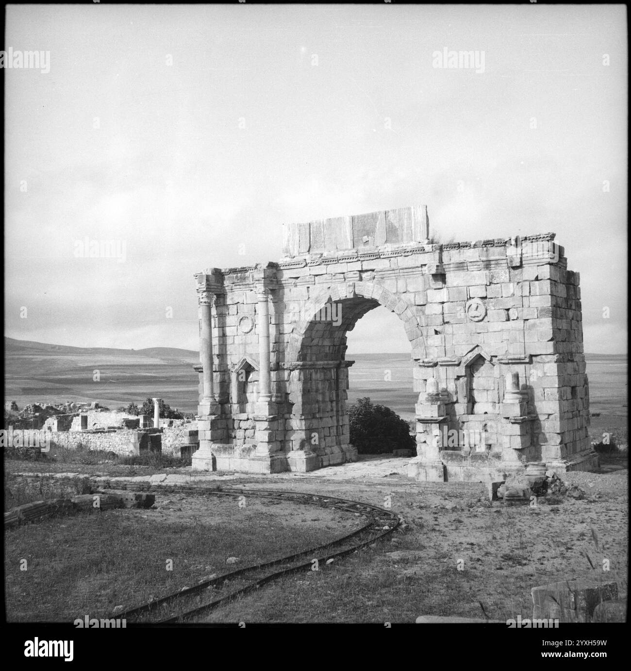 Morocco, Volubilis: Ruins of the Arch of Caracalla; Arch of Caracalla ...