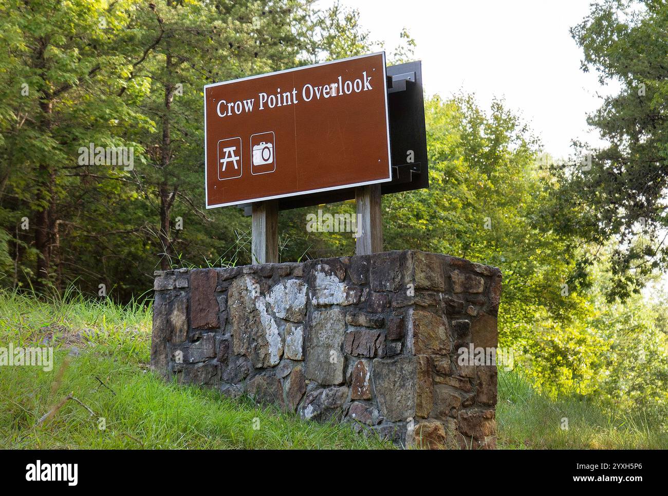 National Park signage for the Crow Point Overlook along the Little ...
