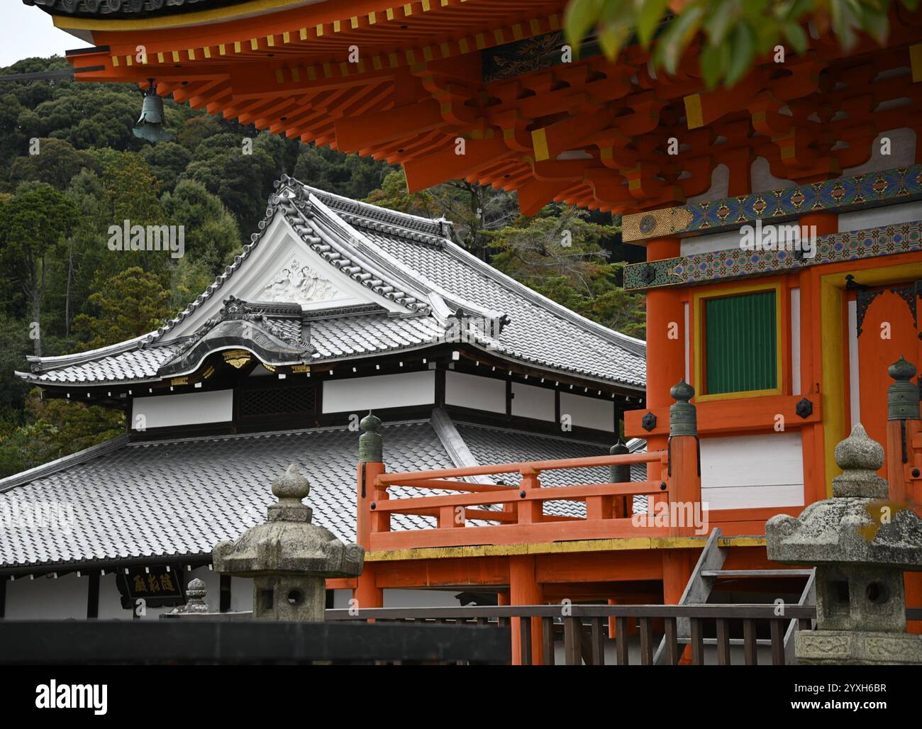 Vibrant colors from the Momoyama period on the facade of the three ...