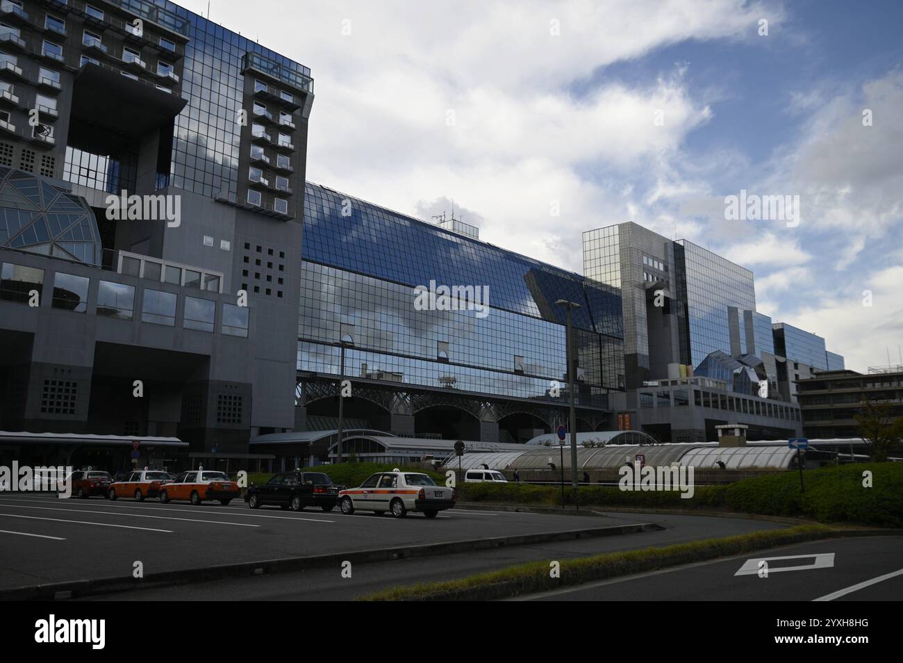 Scenic exterior view of Kyōto-eki the major railway station and ...