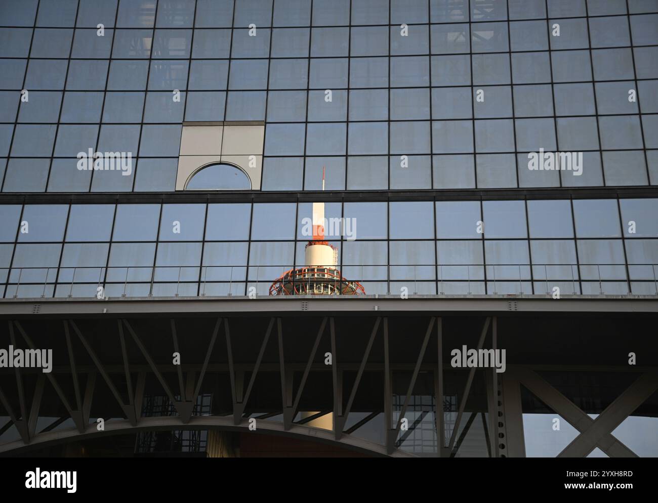 Scenic glass facade view of Kyōto-eki the major railway station and ...