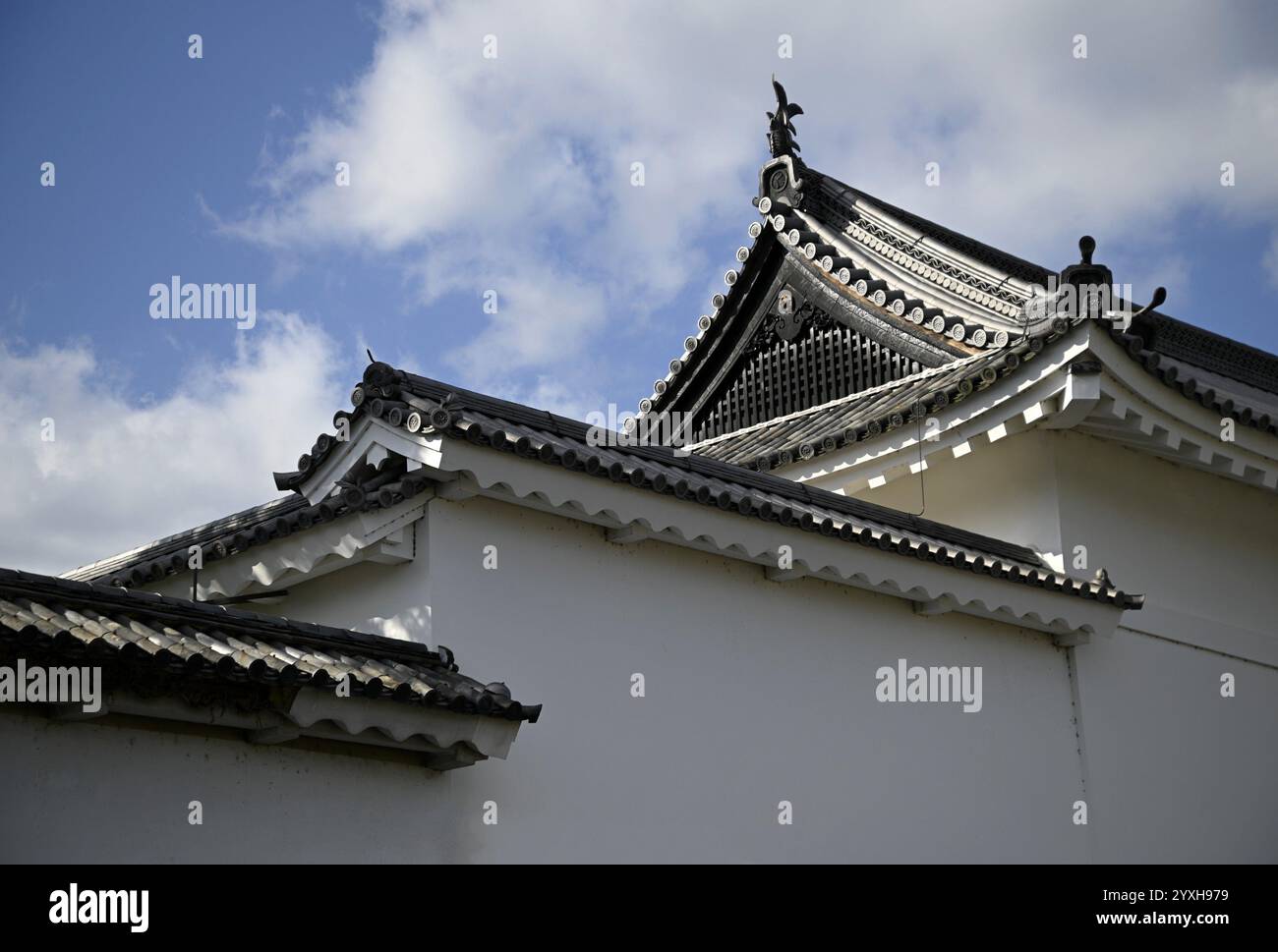 Scenic rooftop view of Tonan Sumi-yagura the Southeast Watchtower and ...