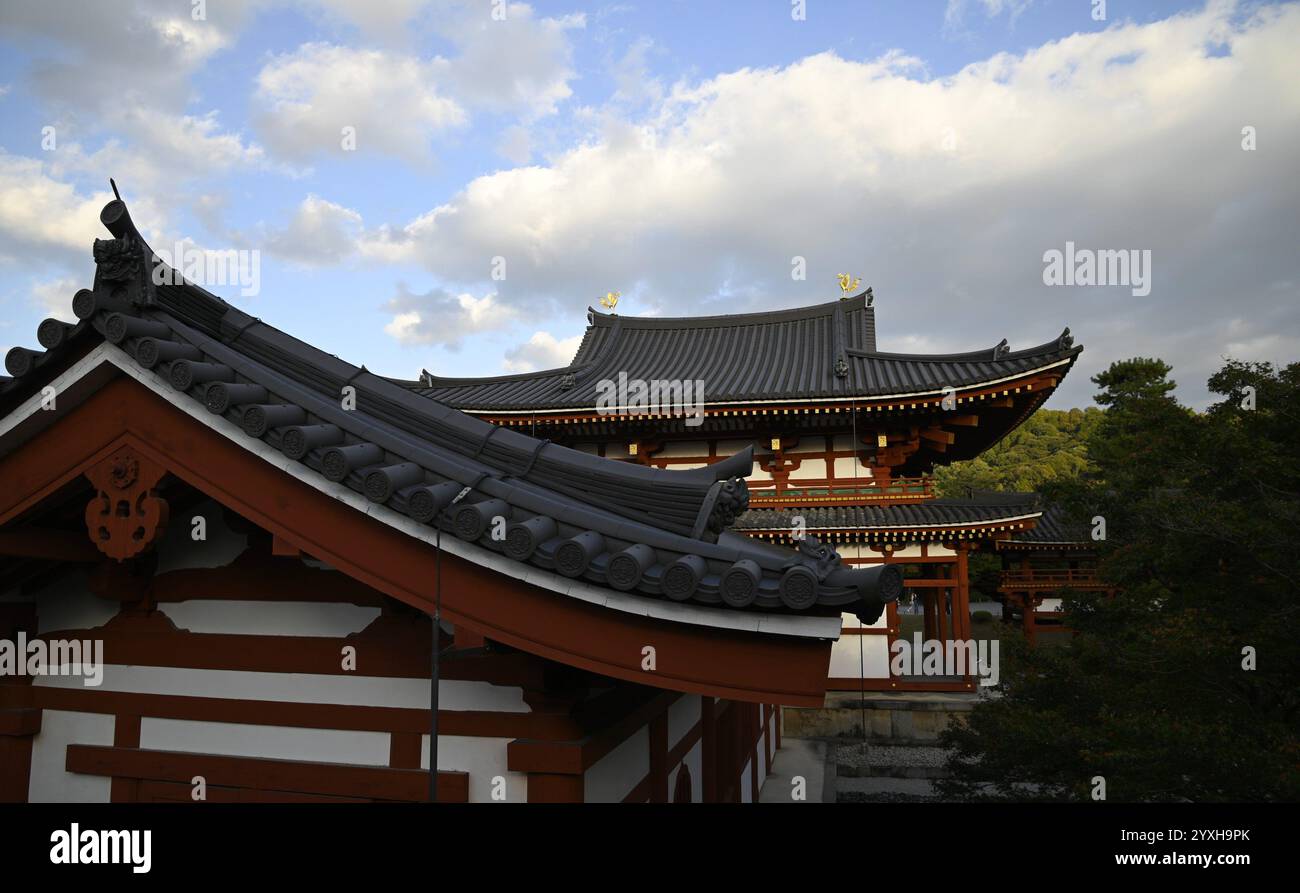 Scenic rooftop view of the Phoenix Hall, the Main building of Byōdō-in ...