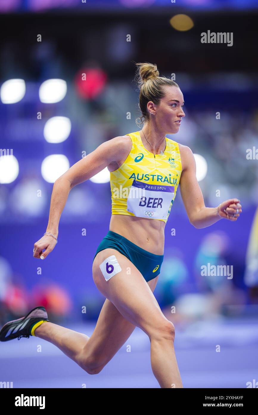 Ellie Beer participating in the 400 meters at the Paris 2024 Olympic ...
