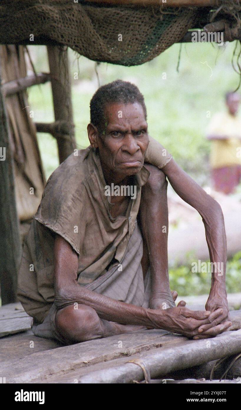 Korowai hi-res stock photography and images - Alamy