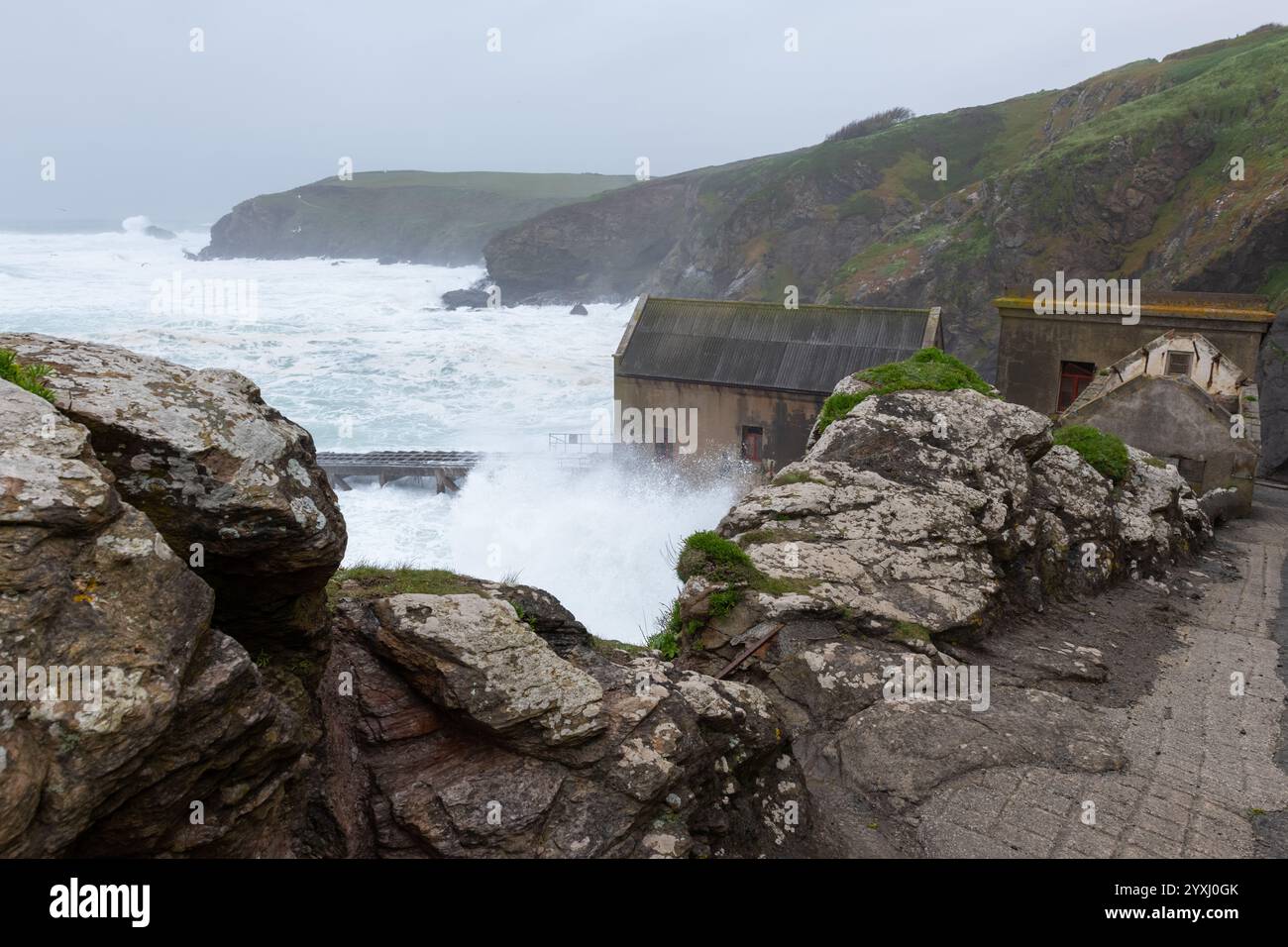 Rough seas at the Lizard Point in Cornwall during storm Kathleen on ...