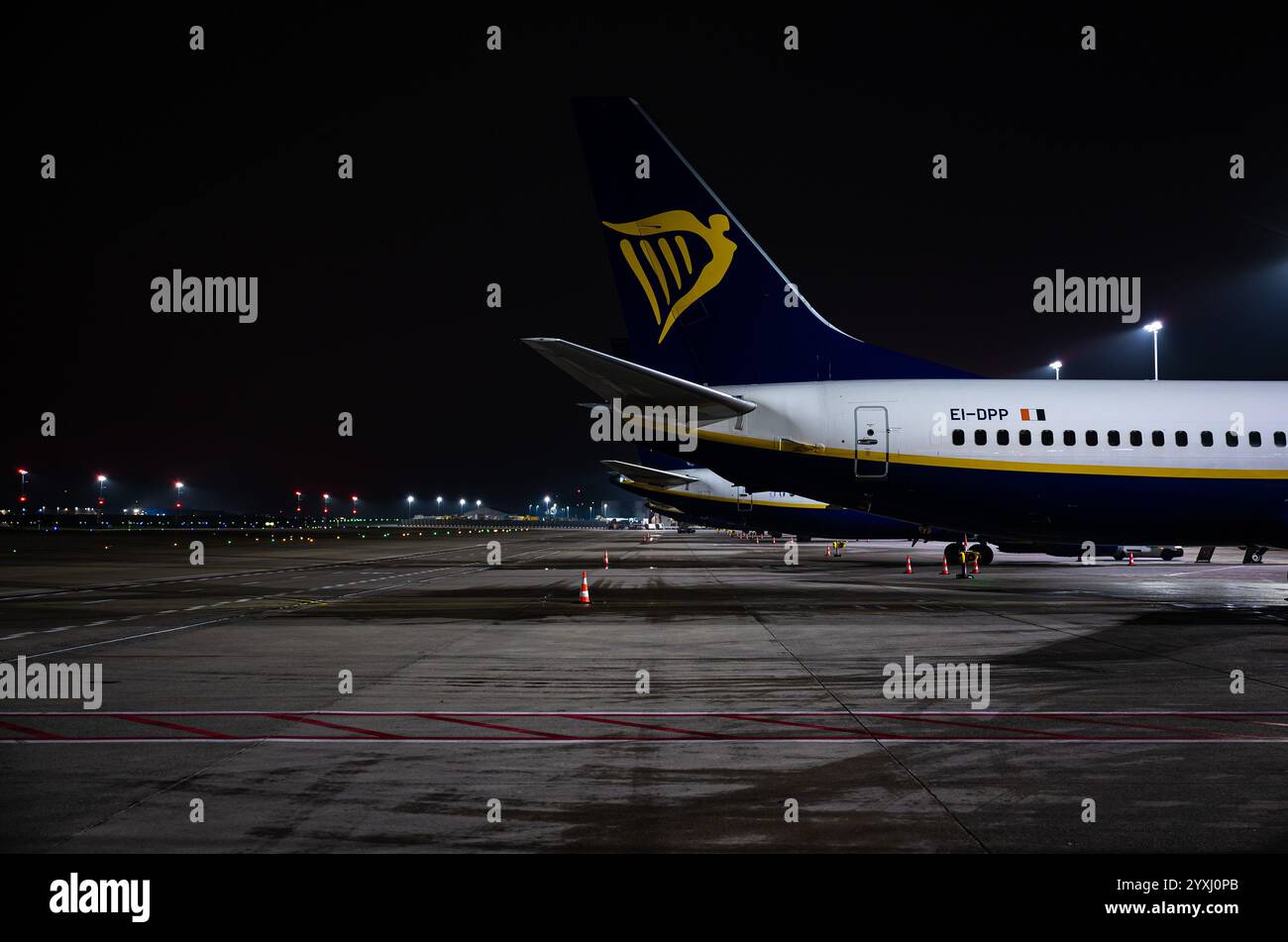 Ryanair 737-8AS Boeing airplanes at night at the Charleroi Airport ...