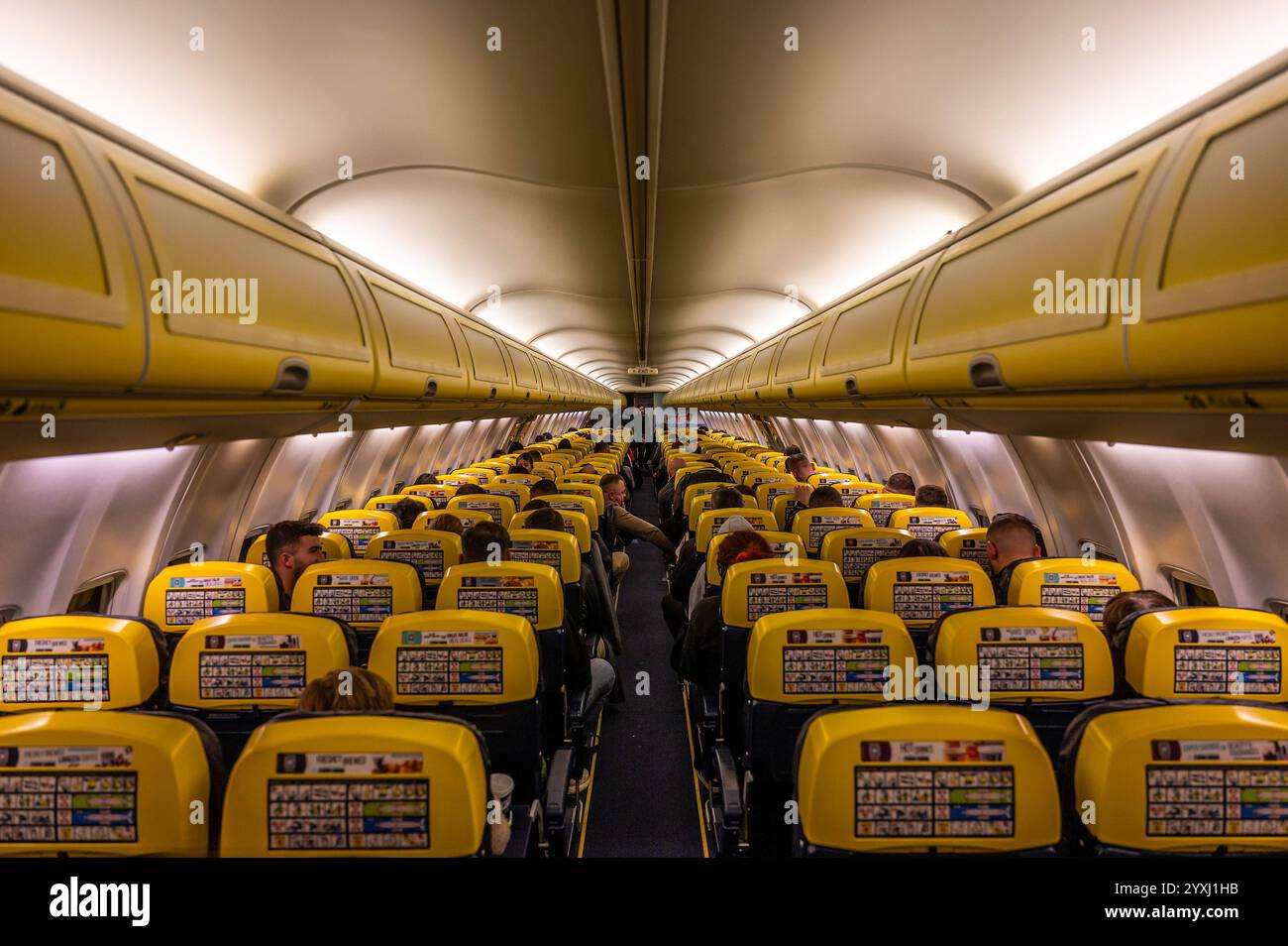 Isle and seats of a Ryanair Boeing 737-800 at Charleroi Airport ...