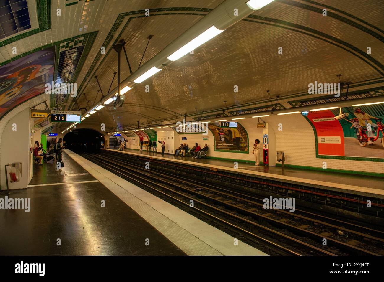 Parisian modern railway hi-res stock photography and images - Alamy