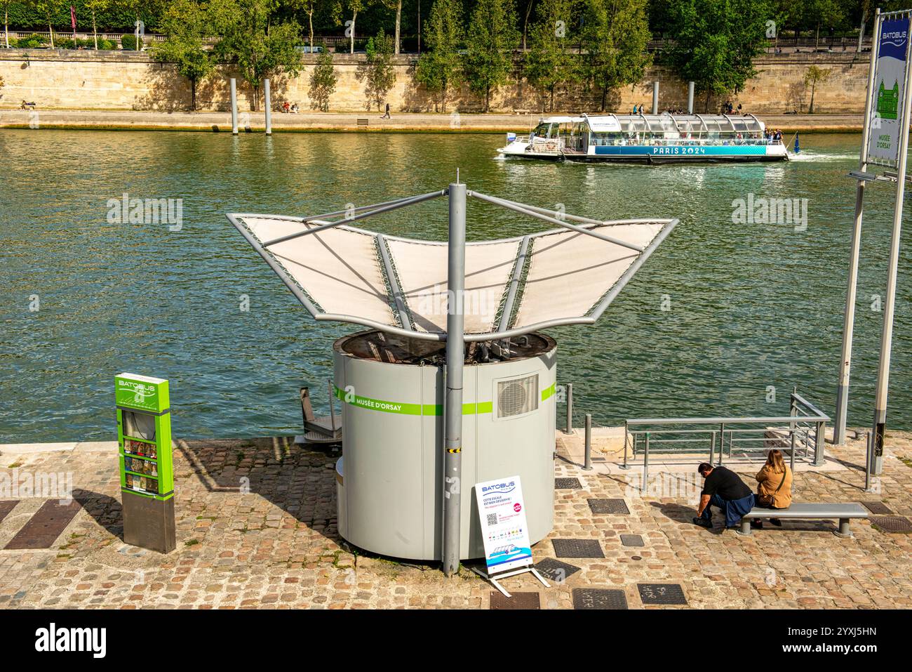 Tourist boat docking point and ticket booth along the River Seine in ...