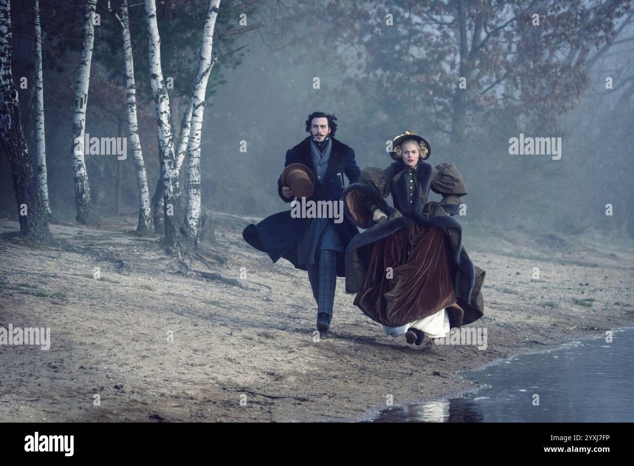 NOSFERATU, from left: Aaron Taylor-Johnson, Emma Corrin, 2024. ph ...