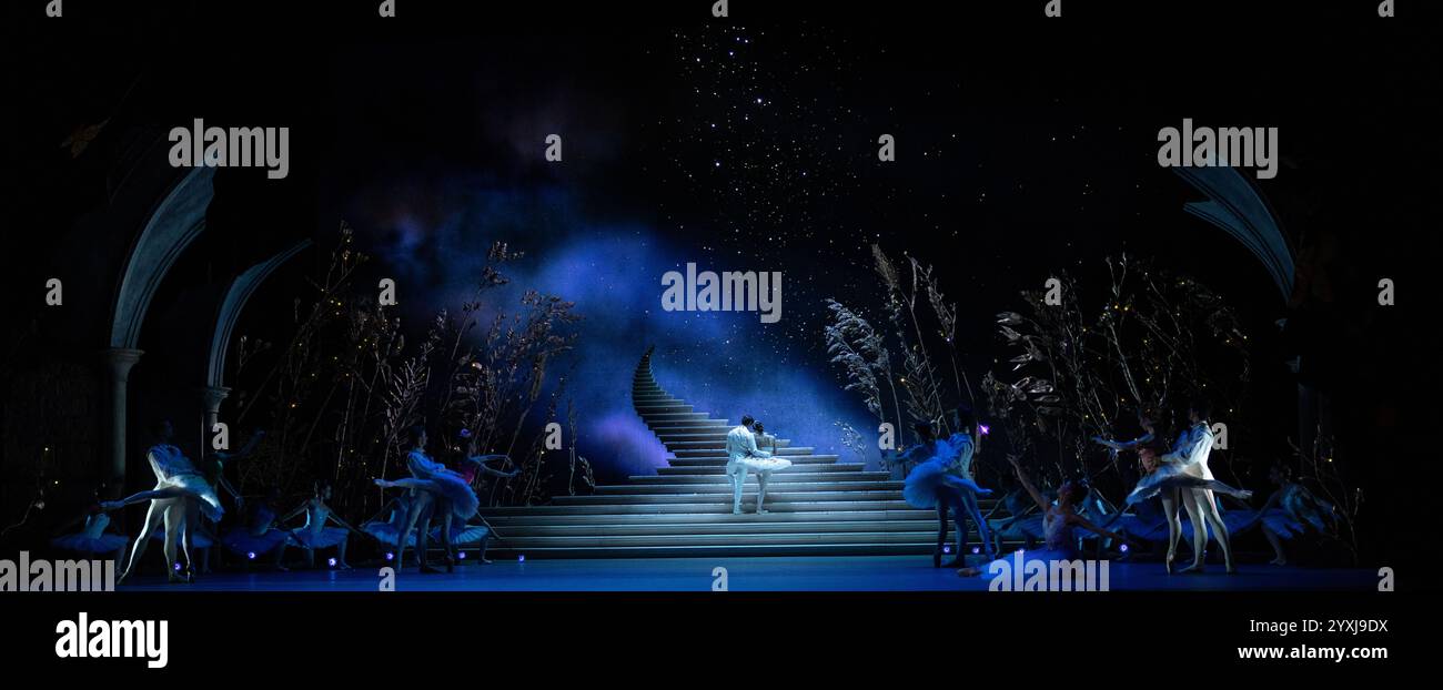 The Royal Ballet, Cinderella 2024 Stock Photo - Alamy