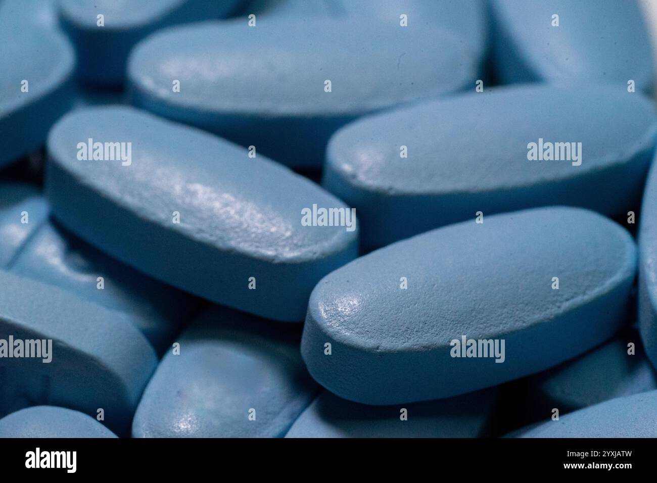 Set of pills hi-res stock photography and images - Alamy