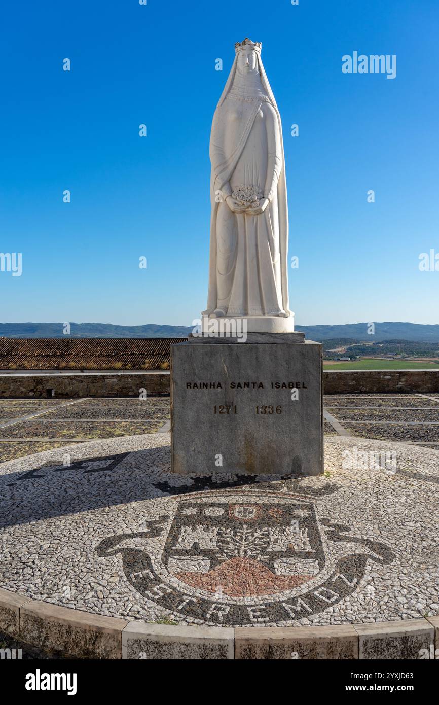 Queen leonor statue hi-res stock photography and images - Alamy