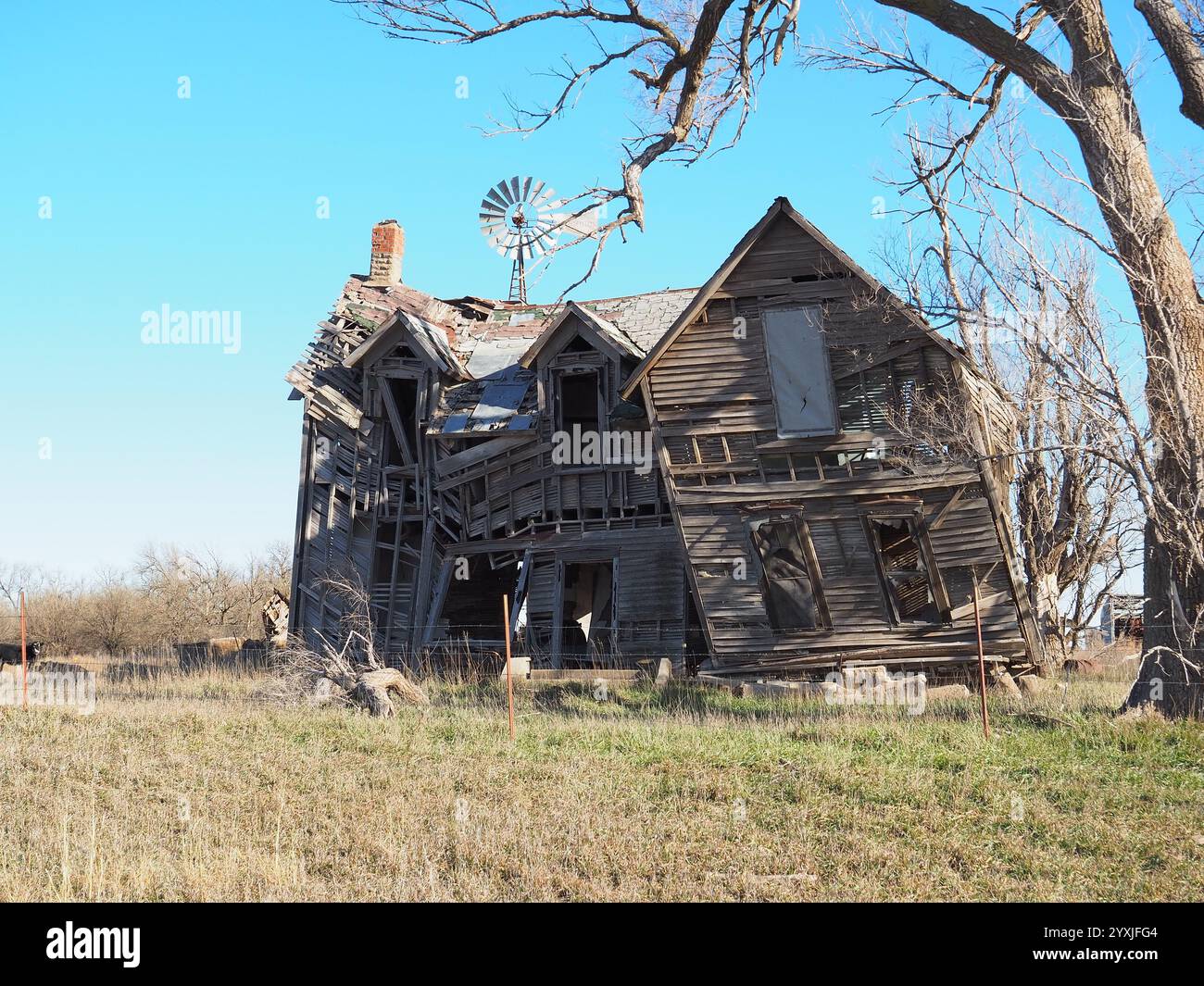 Decaying ranch house in the flint hills in central hi-res stock ...