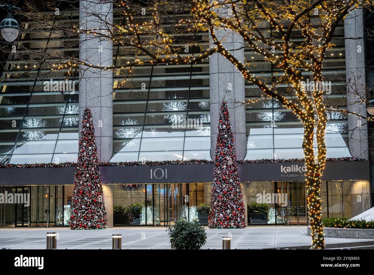 Entrance of 101 Park Avenue with Holiday Lights and Decorations, NYC ...