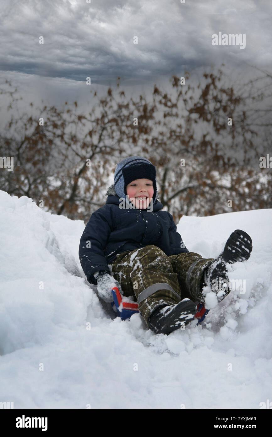 Child enjoy rides hi-res stock photography and images - Alamy