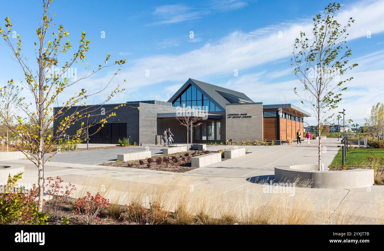 A frame builing with metal roof hi-res stock photography and images - Alamy