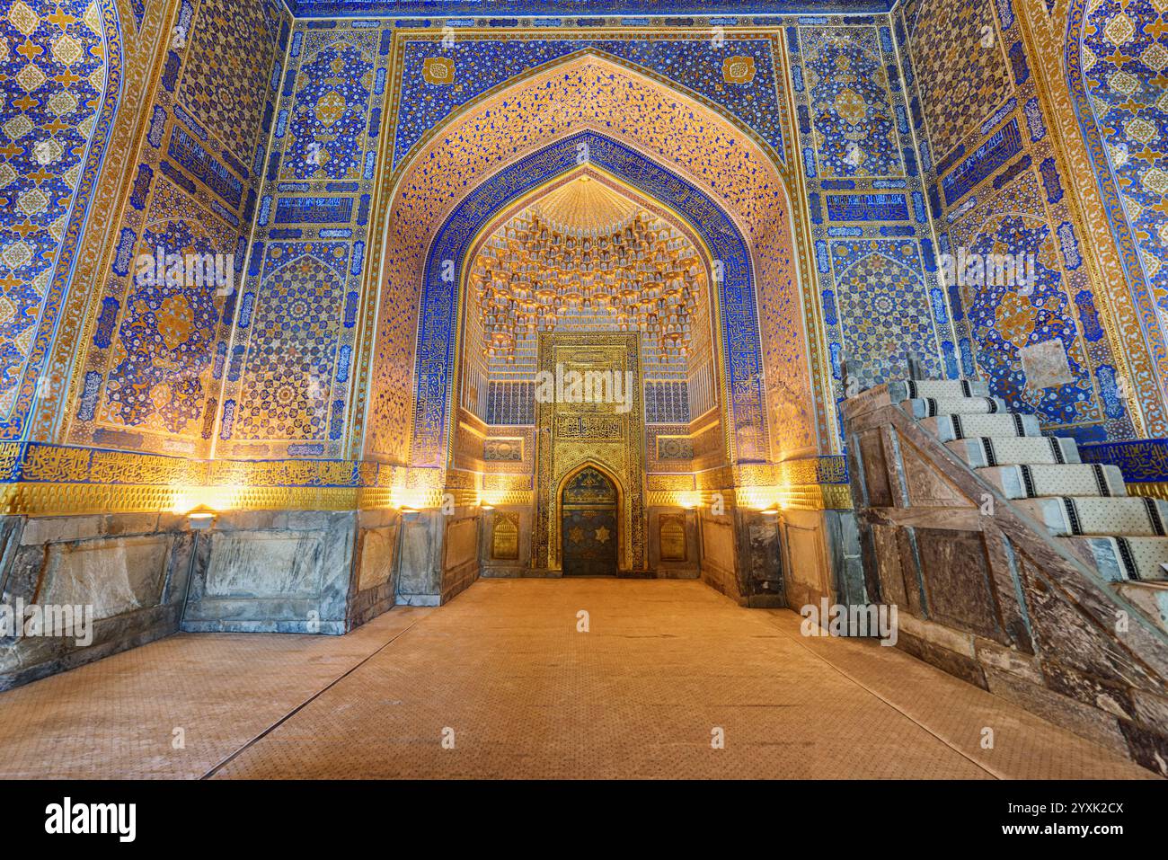 Inside view of the Tilya-Kori Mosque (Tilla-Kari) in Samarkand Stock ...