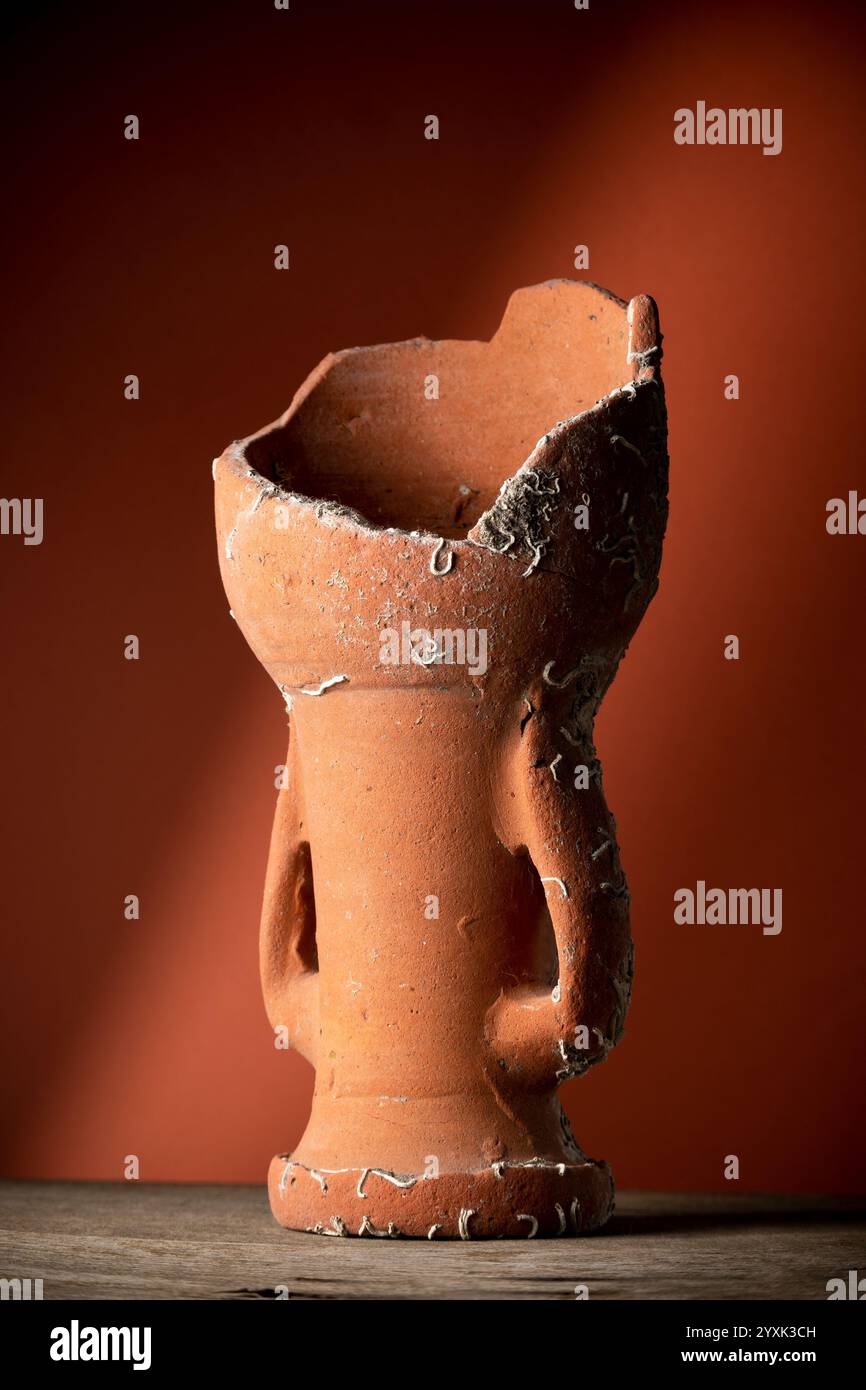 Old broken terracotta amphora hi-res stock photography and images - Alamy