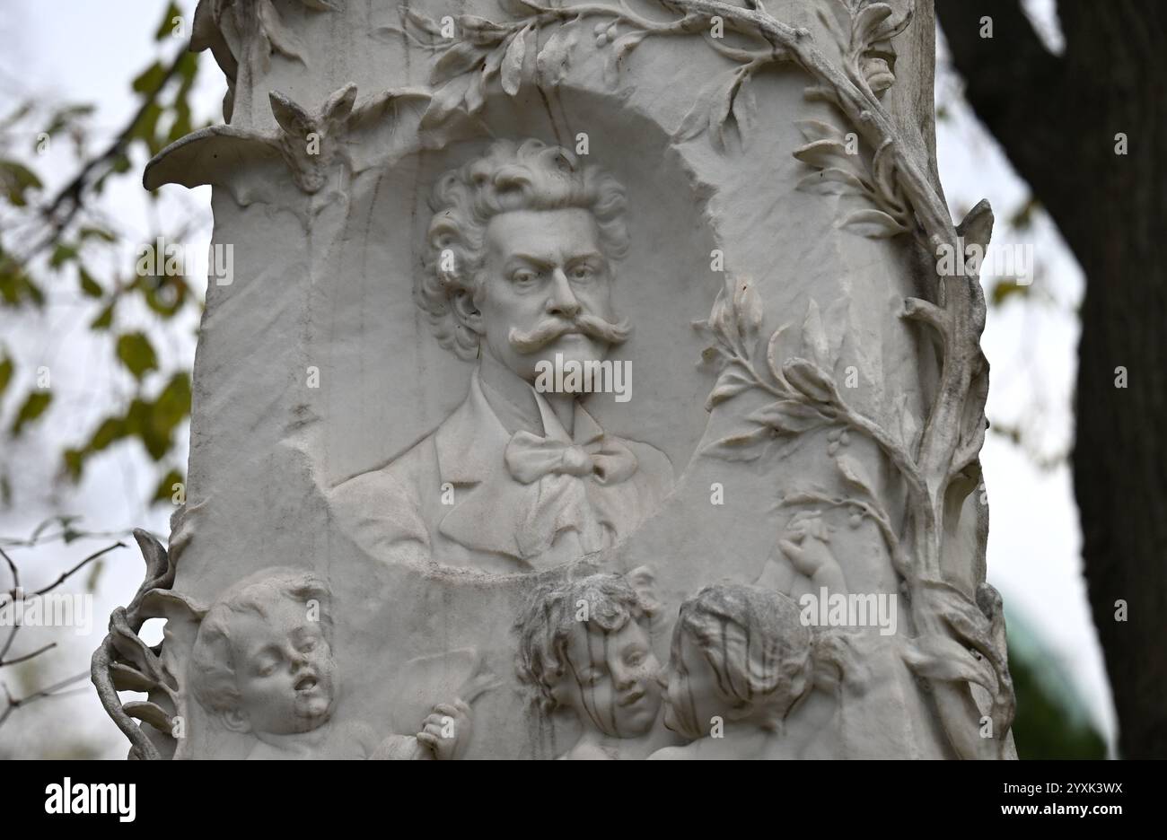 The grave of honor of Johann Strauss at the Vienna Central Cemetery ...