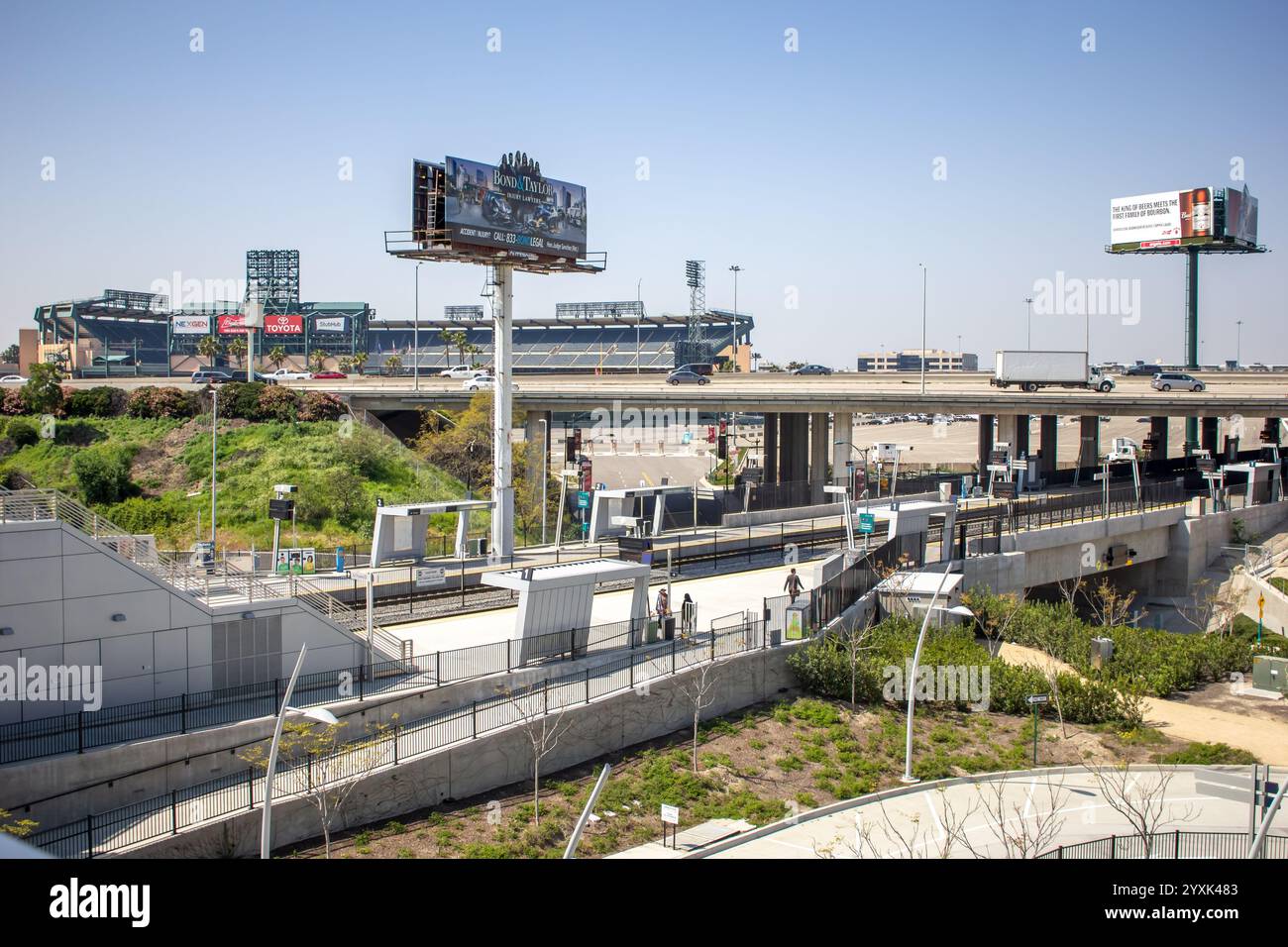 Train station drop off pick hi-res stock photography and images - Alamy