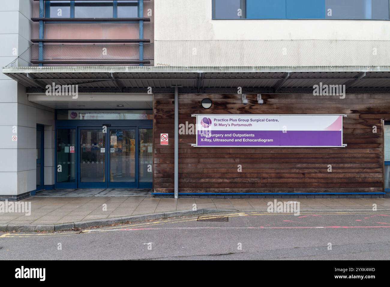 Entrance to the day surgery and outpatients building in St Mary's ...