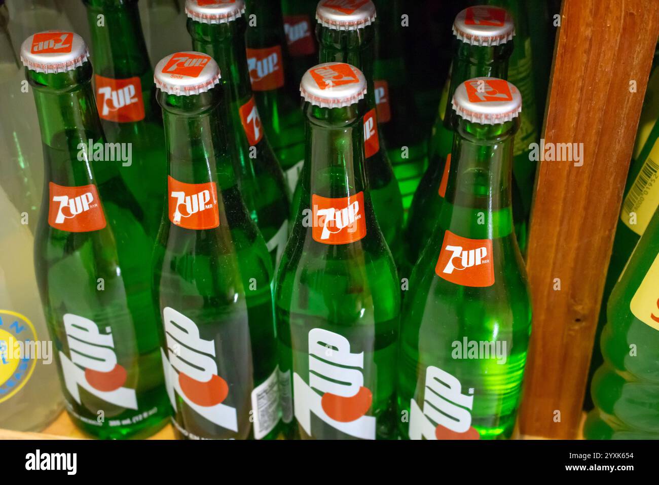 7 up glass hi-res stock photography and images - Alamy
